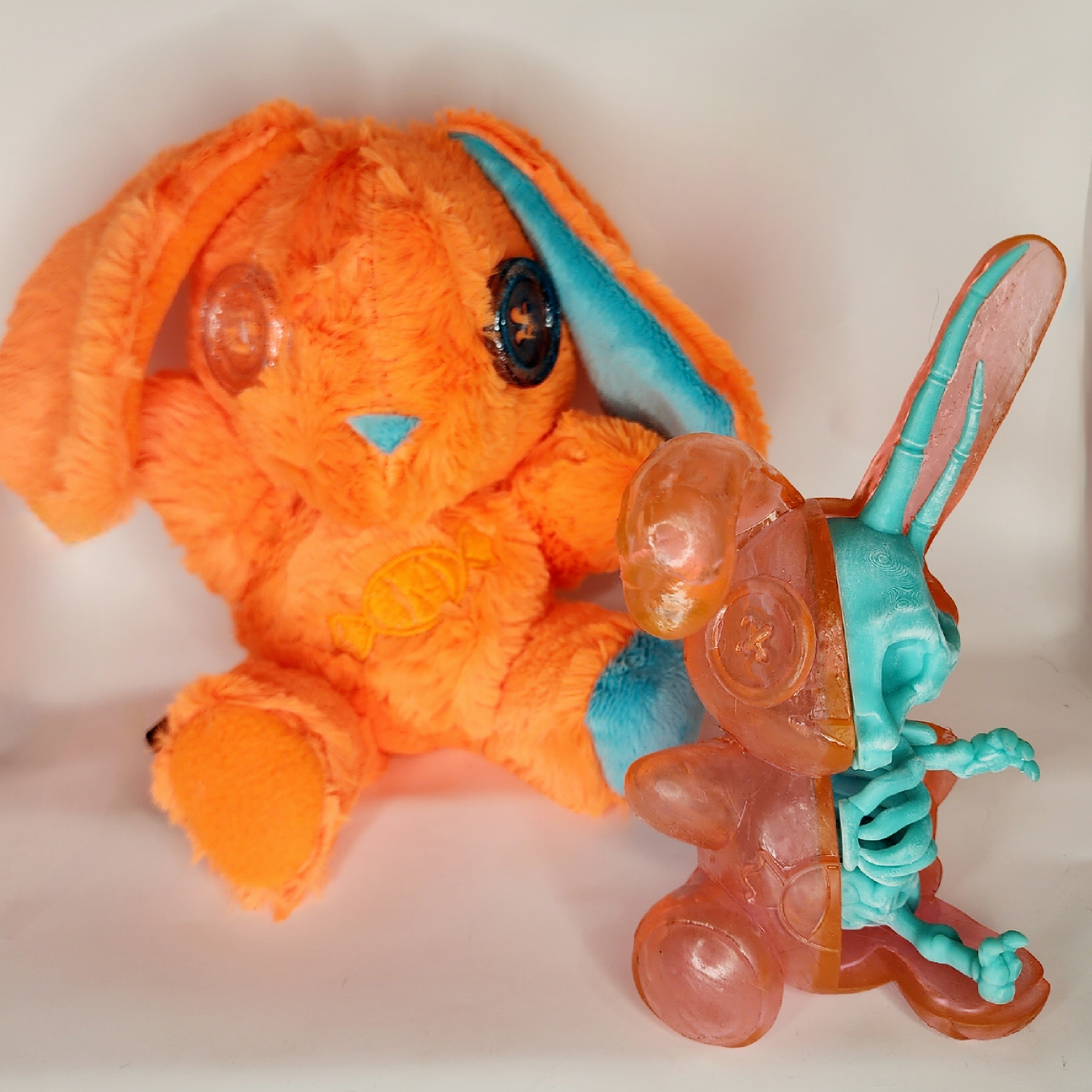 Sucker Punch Sweet-tooth Bun Collectable Art toy & matching plushie set ...